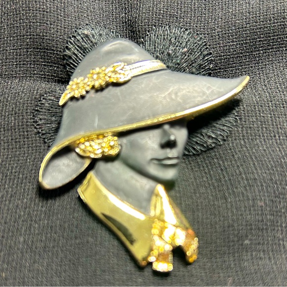 Torino | Jewelry | Vtg Signed Beautiful Lady Gold And Black Brooch By ...
